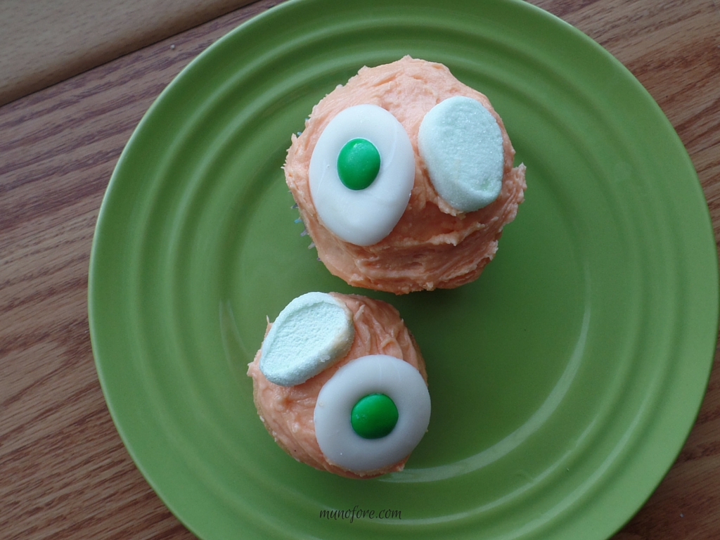 Ugly Cakes plus Friday Frivolity Linky Party - Munofore